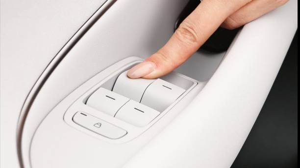 Xiaomi SU7 - Управление стеклоподъемниками и блокировка окон