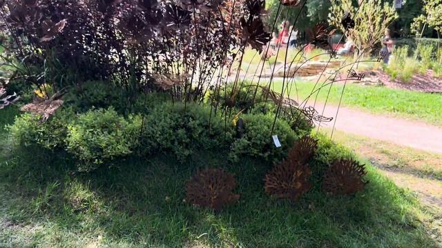 Арт-объекты и растения. Как сочетать и как расположить?