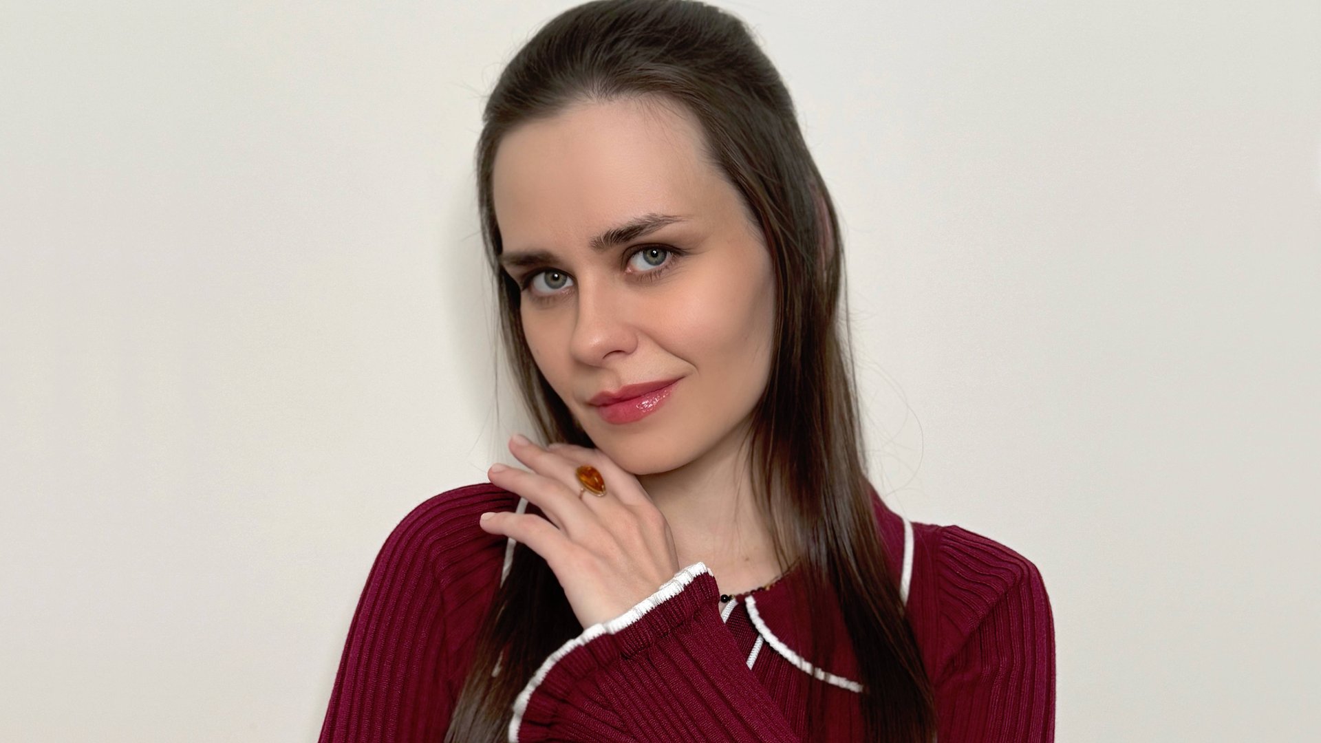 «Чему бы жизнь нас ни учила…»  Федор Тютчев. Исполняет Анна Шестернина