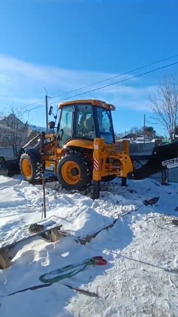 Экскаватор погрузчик BEEZONE B110BL в работе🔥
