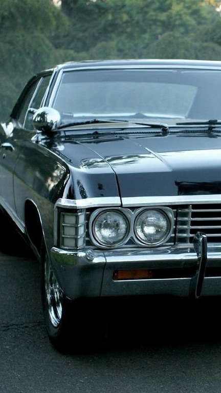 Chevrolet Impala 67 года из бумаги