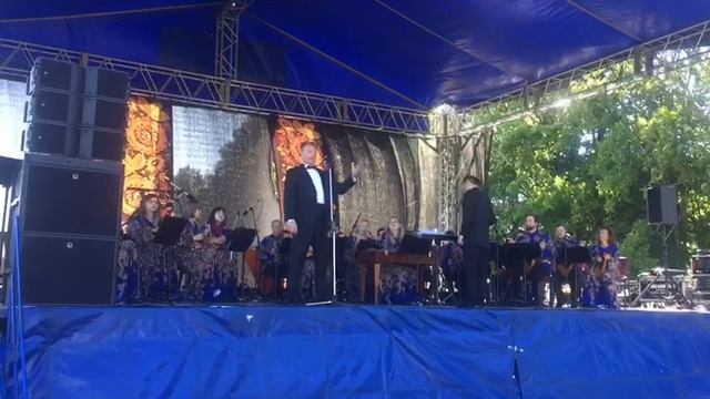 Русская народная песня "Вдоль по Питерской", солист Олег Усенко-Золотос с КООРНИ.