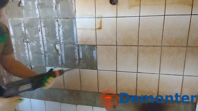 Демонтаж кафельной плитки