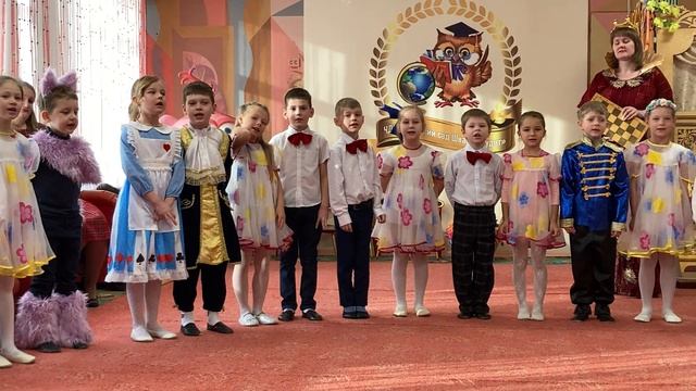 Песня "Про бабушку" (С.Крючкова) группа №12 "Цветики-семицветики"