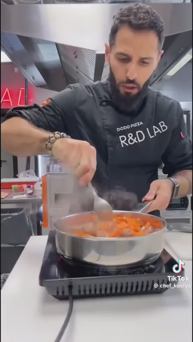 Гуляш из говядины. Классика от Константина Оганезова