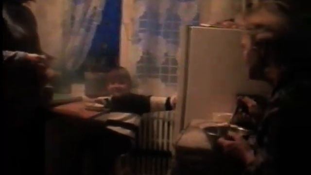 мама на кухне