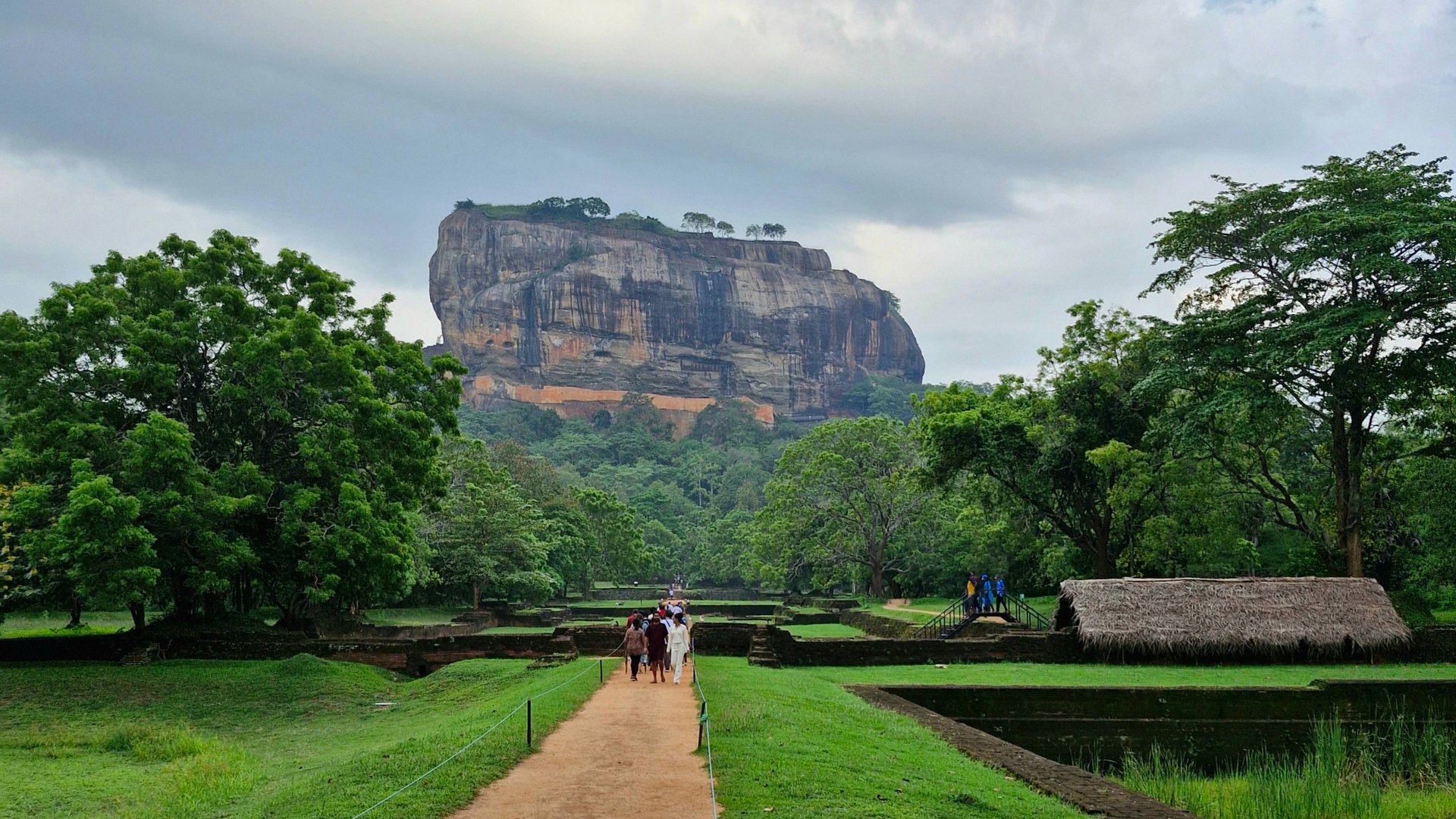 Шри-Ланка, Сигирия, Львиная скала. Восхождение к древней и фантастической истории человечества