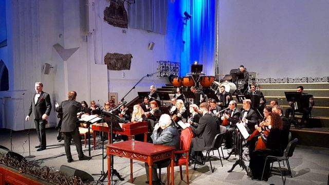 Романс "Дар случайный, дар напрасный", солист Олег Усенко-Золотос, бас.