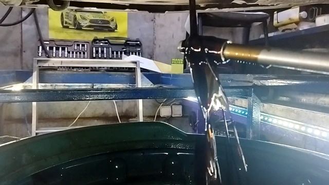 Замена моторного масла + присадка Мицубиси Каризма