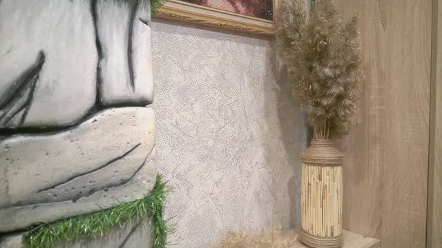 Ваза из бутылки, сухостоя и джута.