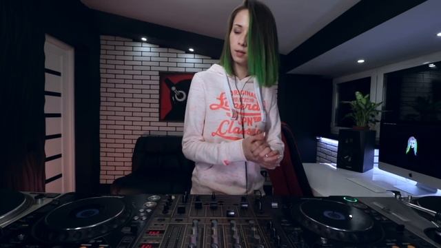 Miss Monique - MiMo Weekly Podcast #05