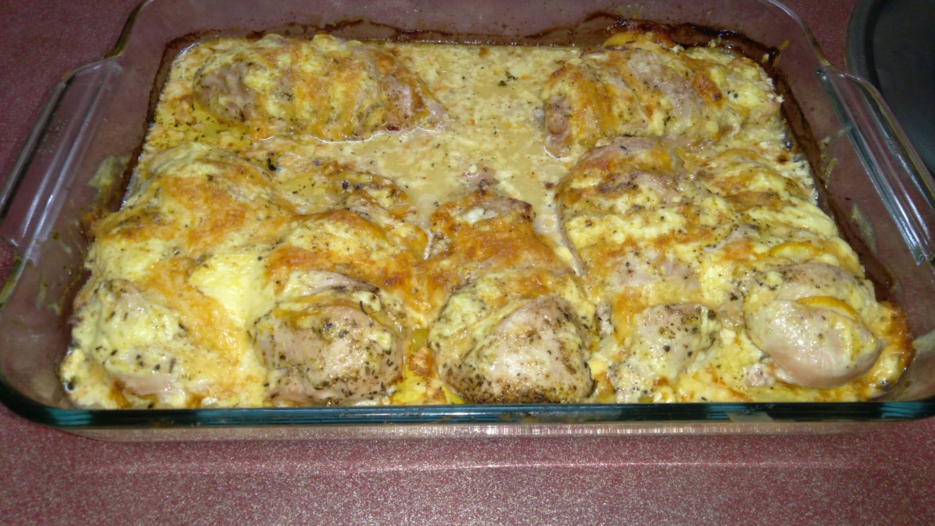 Гармошка из куриного филе с лимоном, яблоками и твёрдым сыром