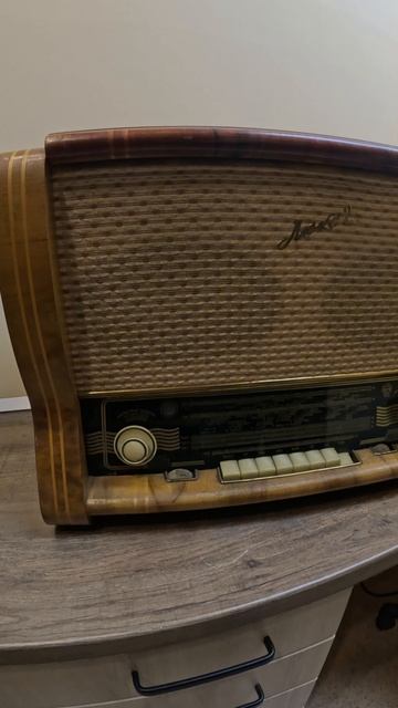 Радиола первого класса "Люкс 2" работа  на УКВ #music #shorts #radio #радиола_СССР #ЛЮКС-2  #радиола