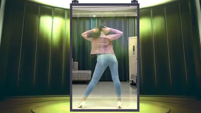 Цин Цин (Qingqing)  показывает в танце "Арбузы у Бузовой" упражнения для талии и попы (юмор!!!)  #青青