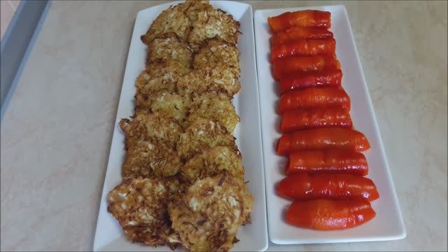 ПРОСТО но со ВКУСОМ оладьи на кефире из капусты ЛЕГКИЙ ужин и закуска с запеченными перцами