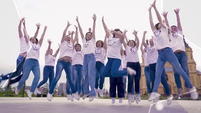 Смешной клип со сценарием — самый классный подарок на выпускной от родителей. Лети, Беги