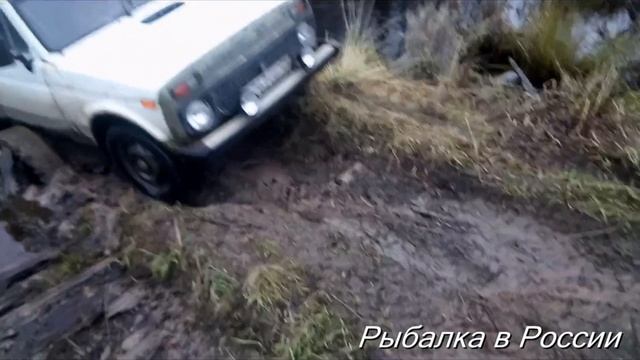 Нива Шевроле на цепях + Нива ВАЗ 2121 в брод . chevrolet niva.