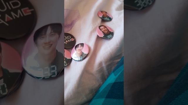 распаковка Настю спринг из игры в кальмара распаковка из Wildberries значки игра в кальмара