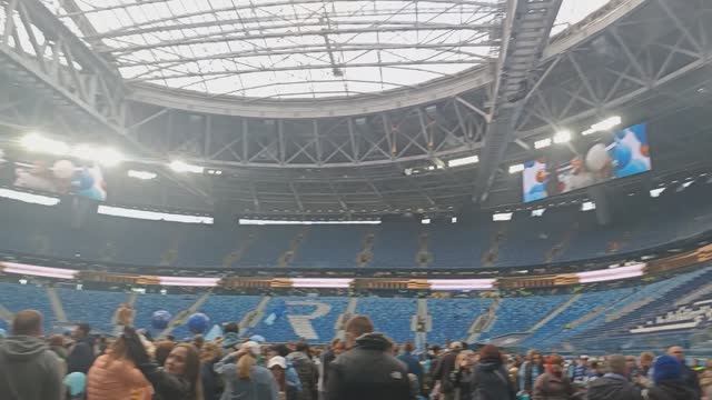 Дискотека на футбольном поле Газпром Арены