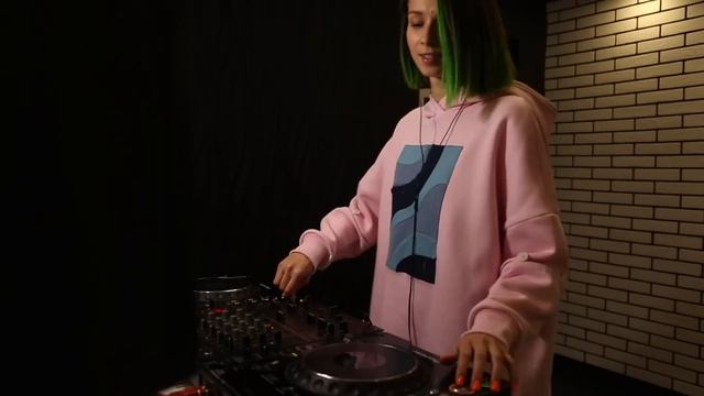 Miss Monique - MiMo Weekly Podcast #03