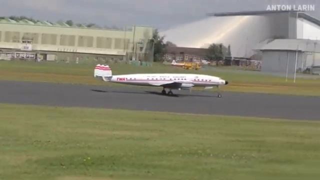 ГИГАНСТКИЕ САМОЛЕТЫ-ЛЕТАЮЩИЕ МАКЕТЫ