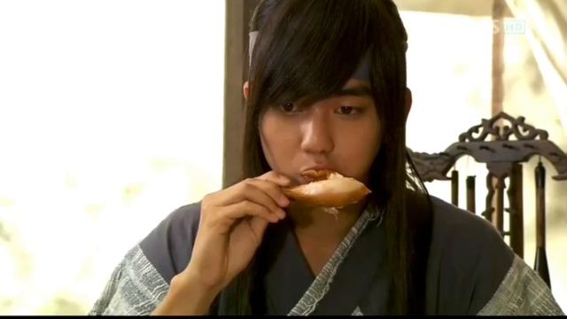 "Воин Пэк Тон Су"клип по песню с сериала "Сваты"[смешные и милые моменты дорамы].