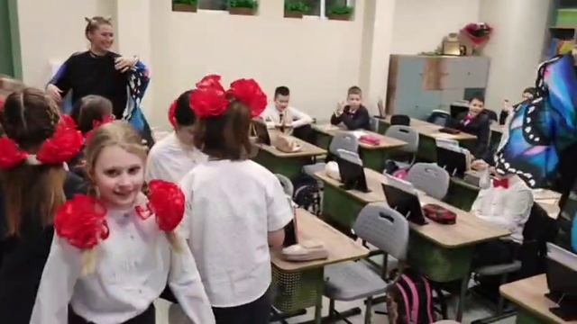 8 марта в школе 2025