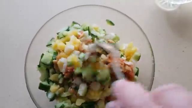 Постный стол.Суп-лапша.Гуляш с соей(заменитель мяса) и овощами.Два салата.Блюдо бедуинов.Без масла.