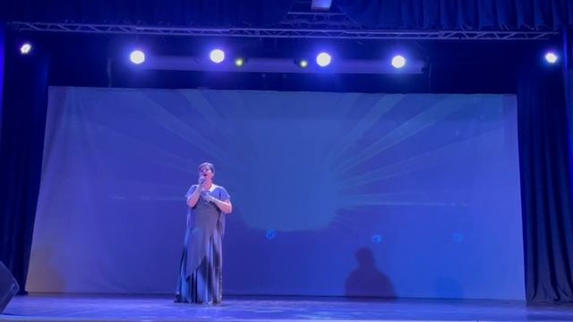 Песня "Вальс о весне. " - исполняет Светлана Руль.