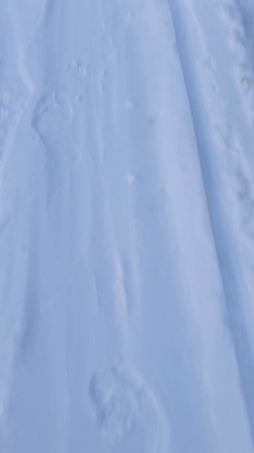 Загадочные следы в снегу: что скрывает вечерняя тишина?