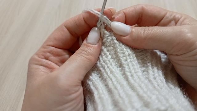 Манишка женская спицами.