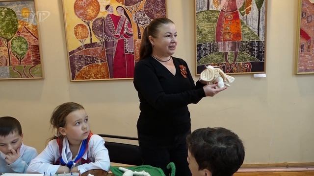 Выставка «Весенний вернисаж» и мастер-класс для детей