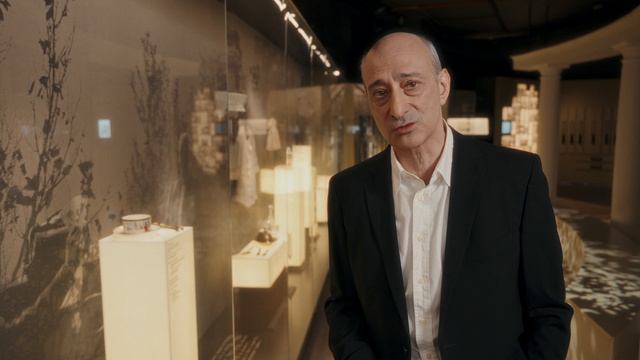 Стихотворение Владислава Ходасевич «Перед зеркалом»