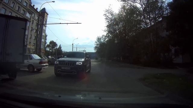 Выезд против одностороннего движения.