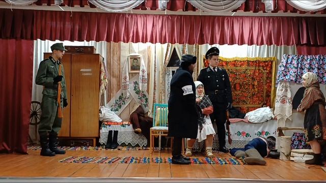 Спектакль «Эпир çĕнтеретпĕрех».