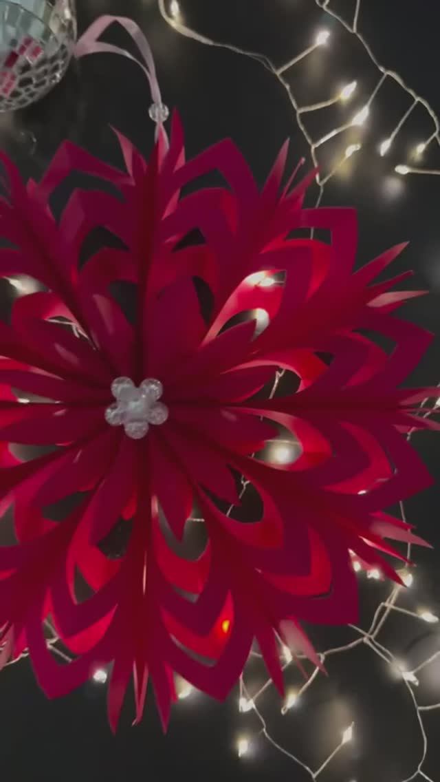 своими руками декор на 🎄Рождество, обьемная снежинка из бумаги ❄️❄️❄️