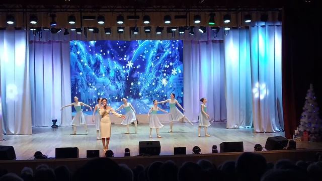 Образцовый художественный ансамбль танца "Радуга" ДШИ г.Урюпинск. Хореограф -Елена Просвирова.