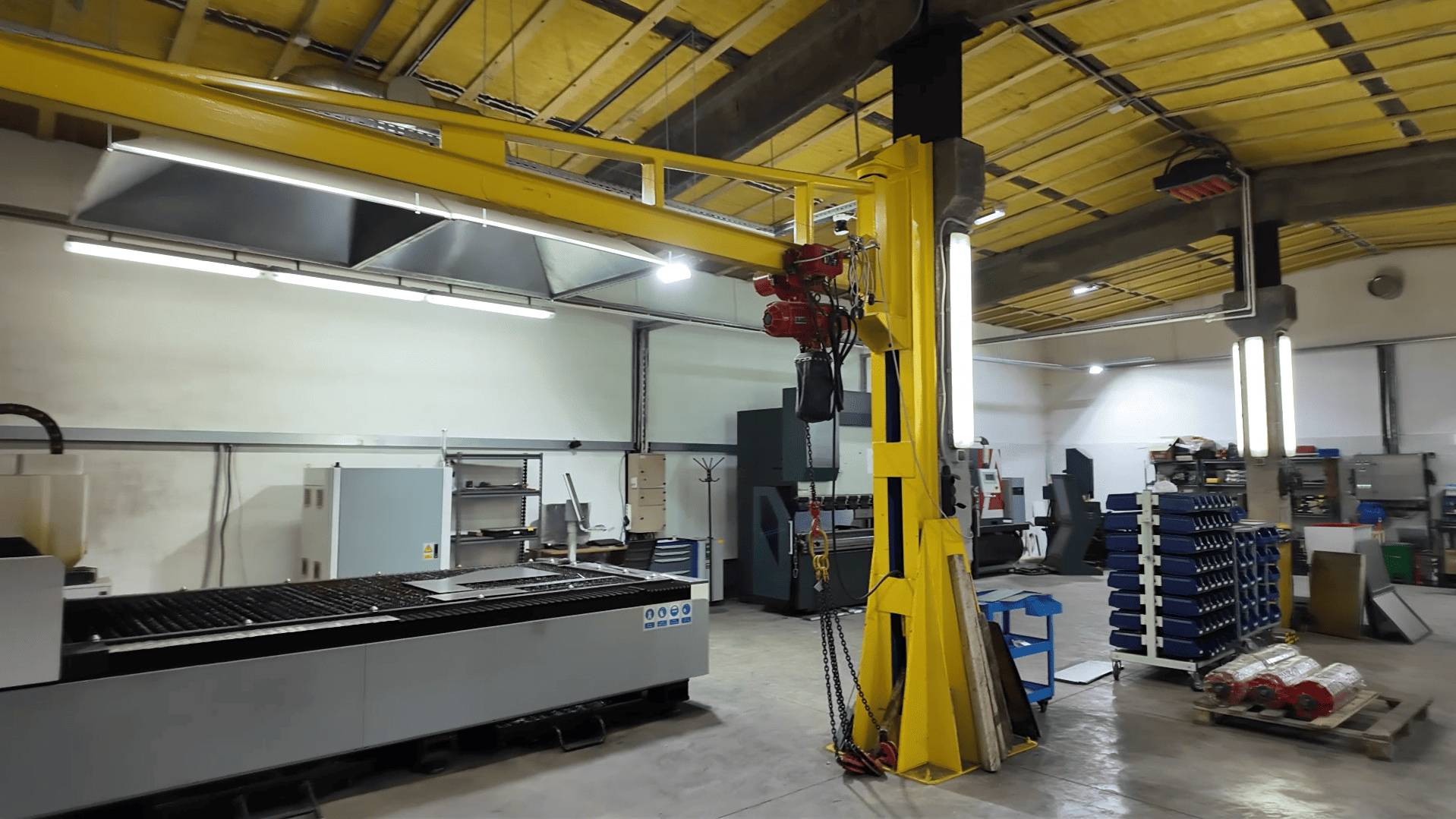 Коротко о нас