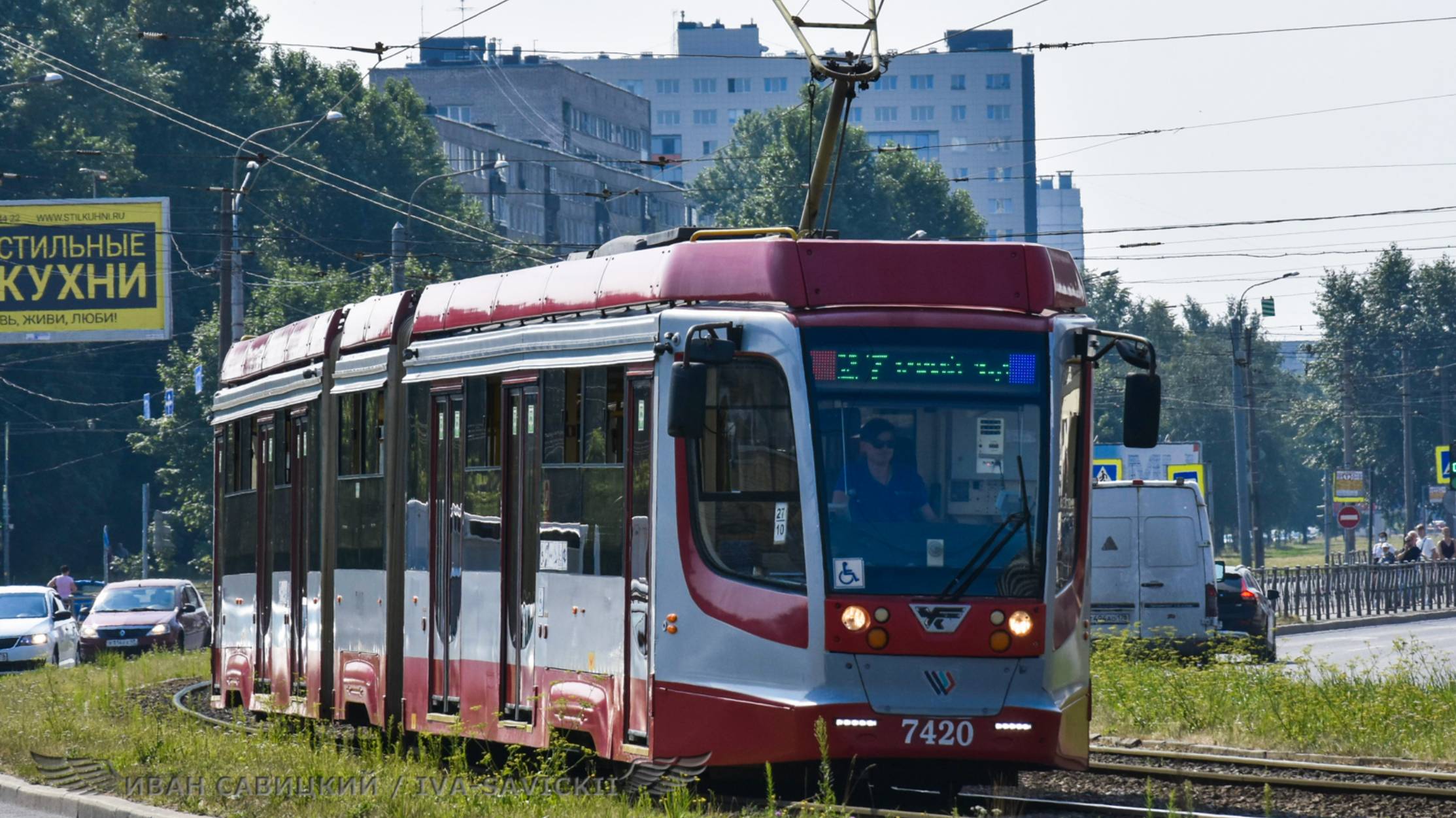 Вымерший трамвай ЛВС-97 на маршруте №27 в Петербурге