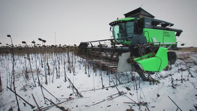 Испытания комбайна DEUTZ-FAHR 6095 HTS в Саратове