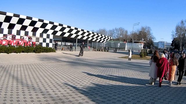 Гуляем по городу Анапа 8 марта Во Всех барах и ресторанах свободного столика не оказалось