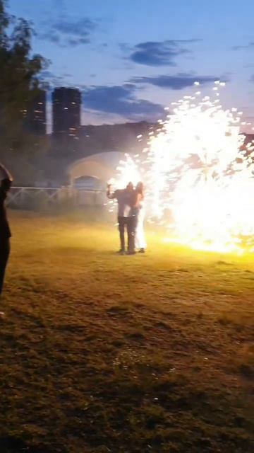 Фейерверк на свадьбу, пиротехническая фигура Калейдоскоп и 2 пирофонтана