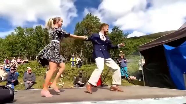 На берегу Чу.