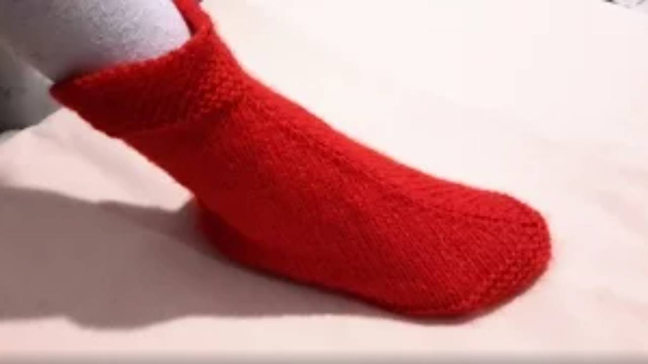 Тапочки спицами на быструю руку!Легко и просто.knitting.