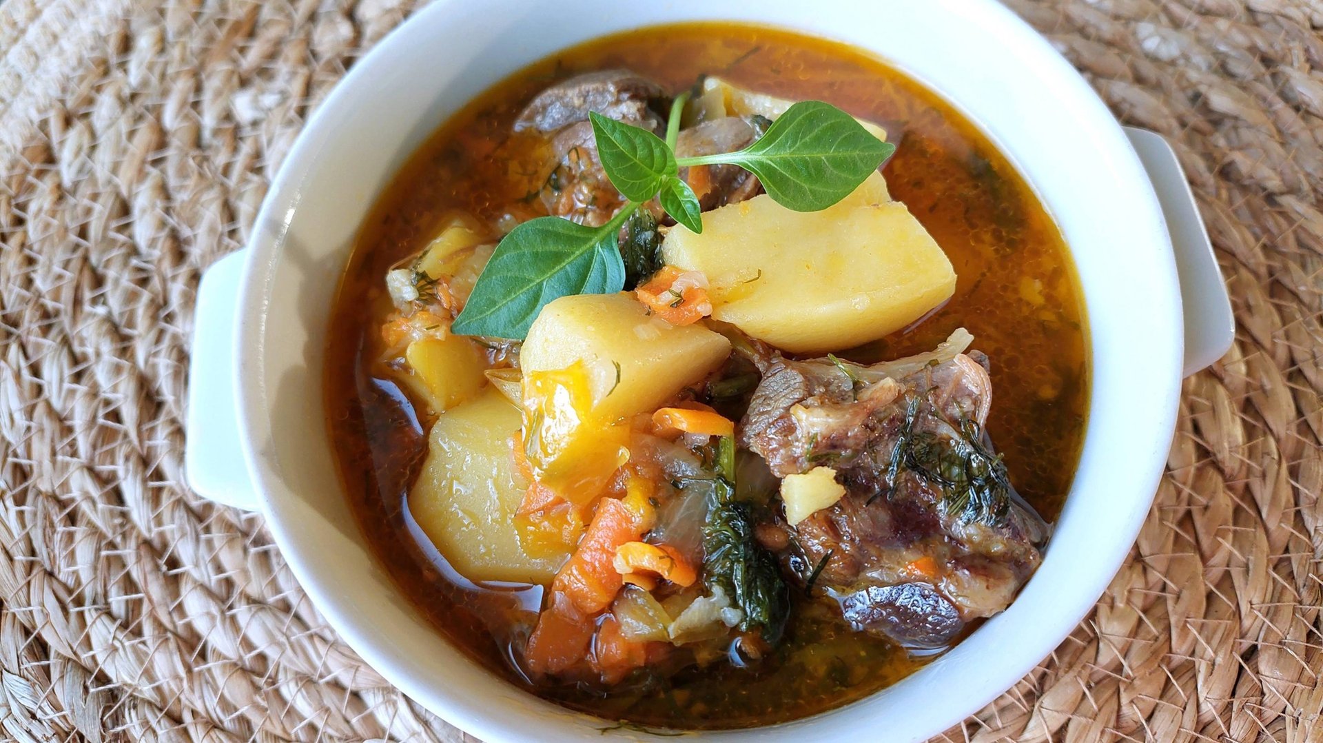 Картошка тушеная с овощами на баранине. Великолепие вкусов и ароматов.