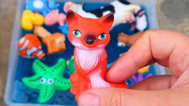 Утки, гуси, лошади, осьминоги.  Игрушки-животные для детей