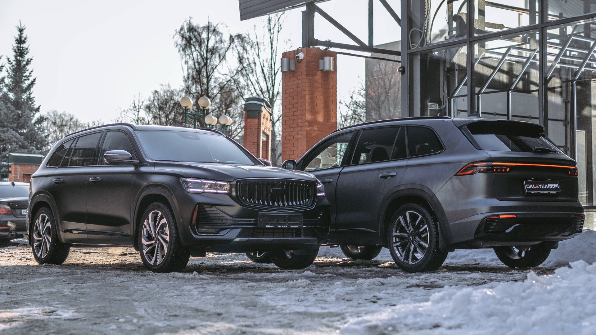 Двойное преображение 🚗 Geely Monjaro: оклейка кузова, антихром, шумоизоляция.