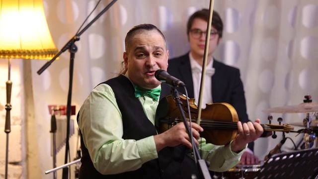 Grand Positive - «Эта женщина! Увижу и немею» (Б.Окуджава)