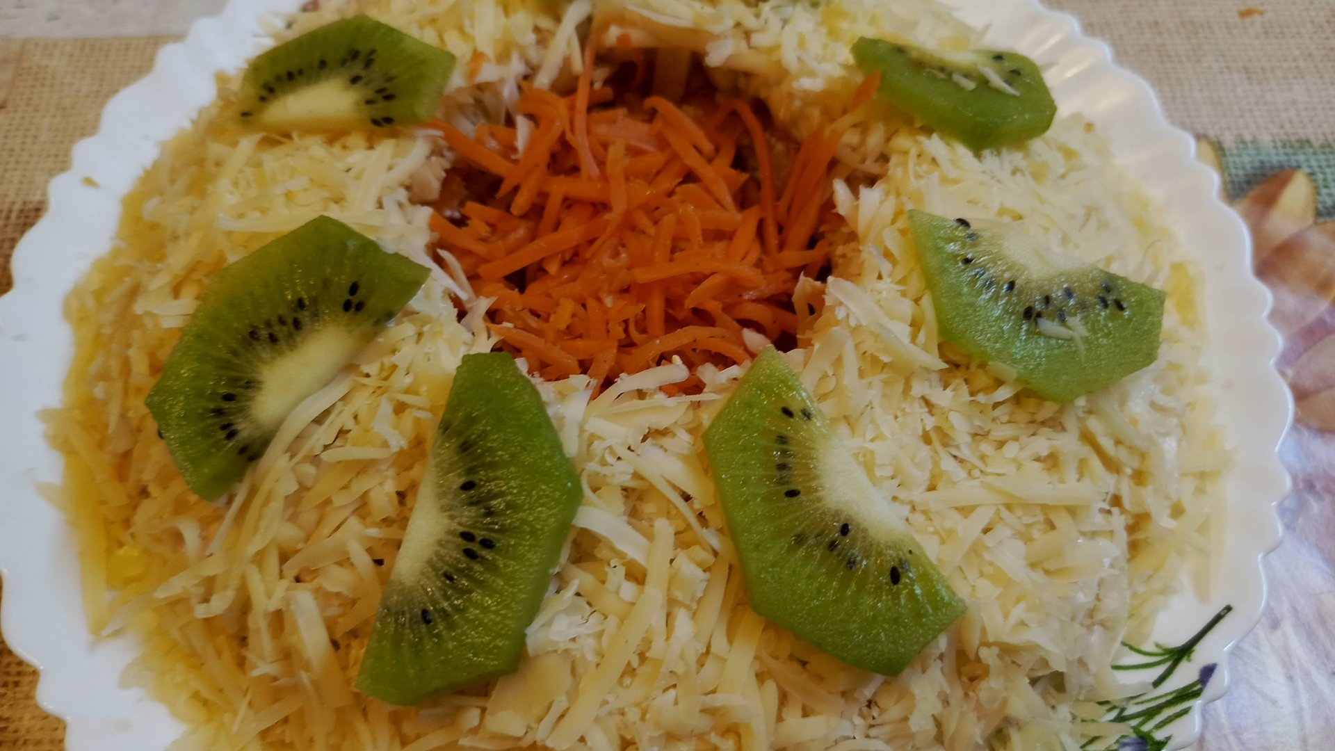 ИНТЕРЕСНЫЙ САЛАТ С КИВИ ДЛЯ МИЛЫХ ДАМ