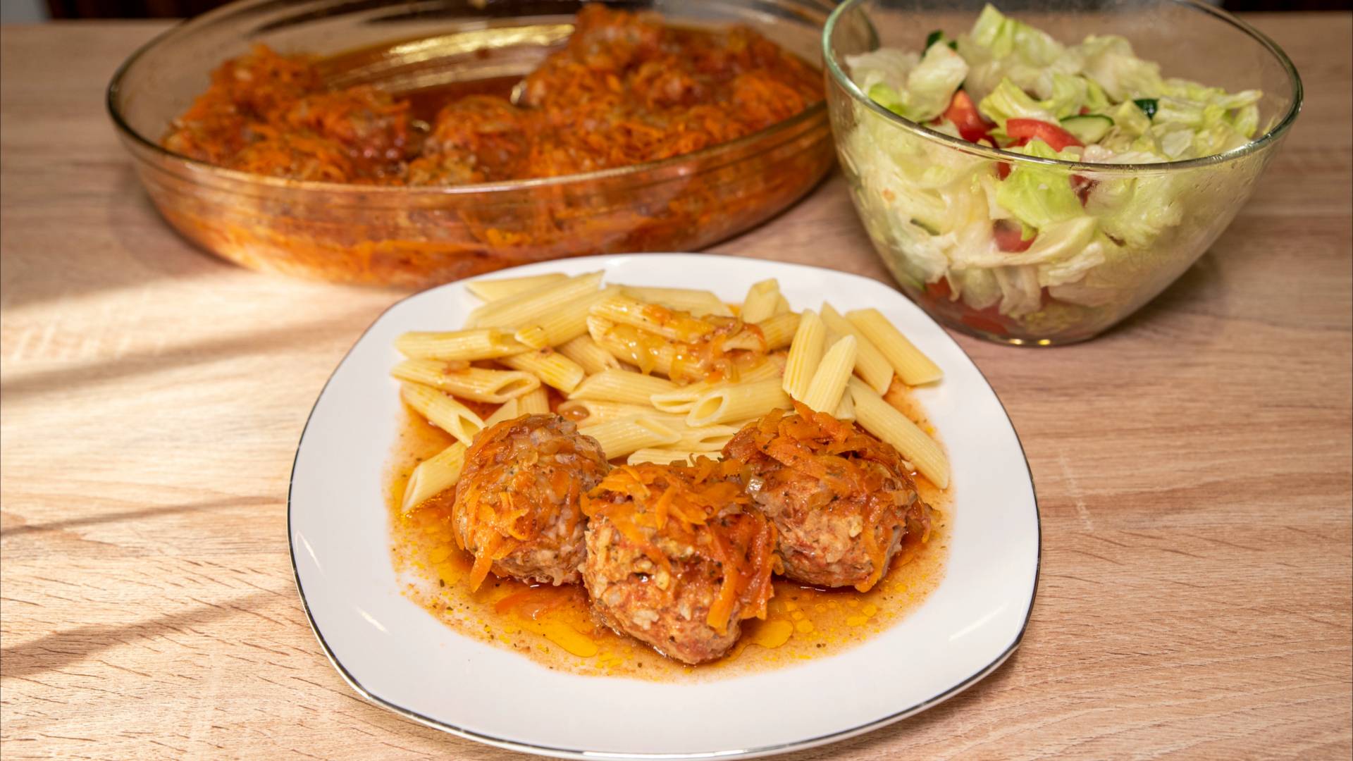 "ТЕФТЕЛИ С МАКАРОНАМИ"